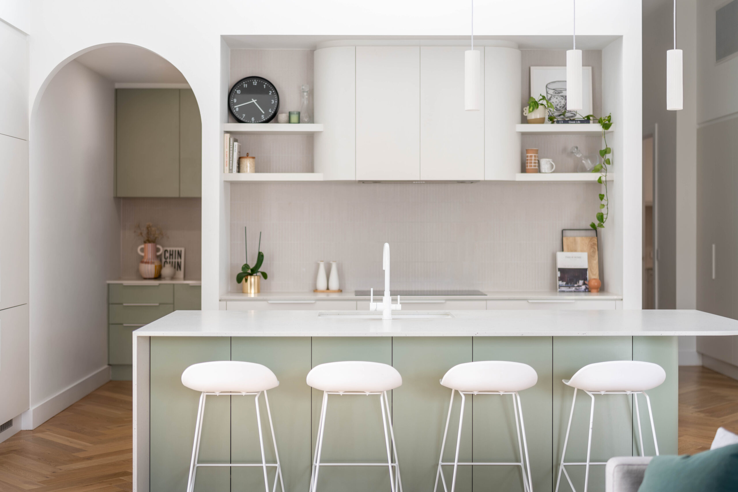 Calming Curves Kitchen - Farquhar Kitchens