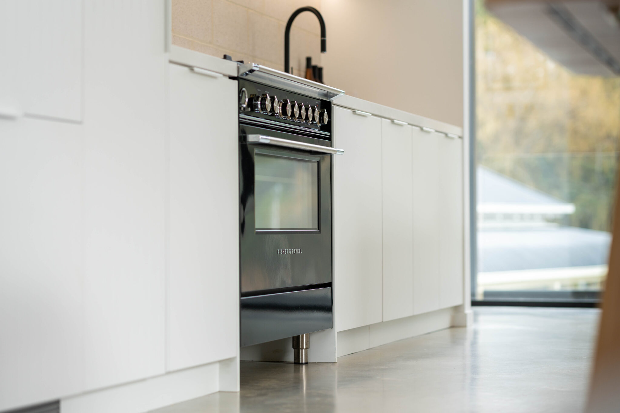 Simply Stylish Kitchen - Farquhar Kitchens